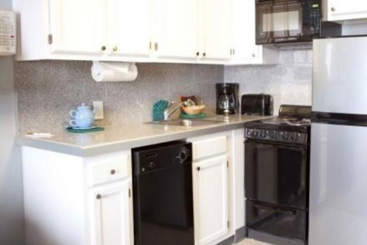 Cozinha privada | Cafeteira/chaleira, micro-ondas, cooktop, torradeira