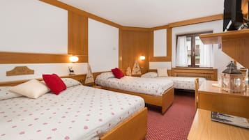 Quarto Familiar | Cofre no quarto, secretária, Wi-fi, roupa de cama fornecida