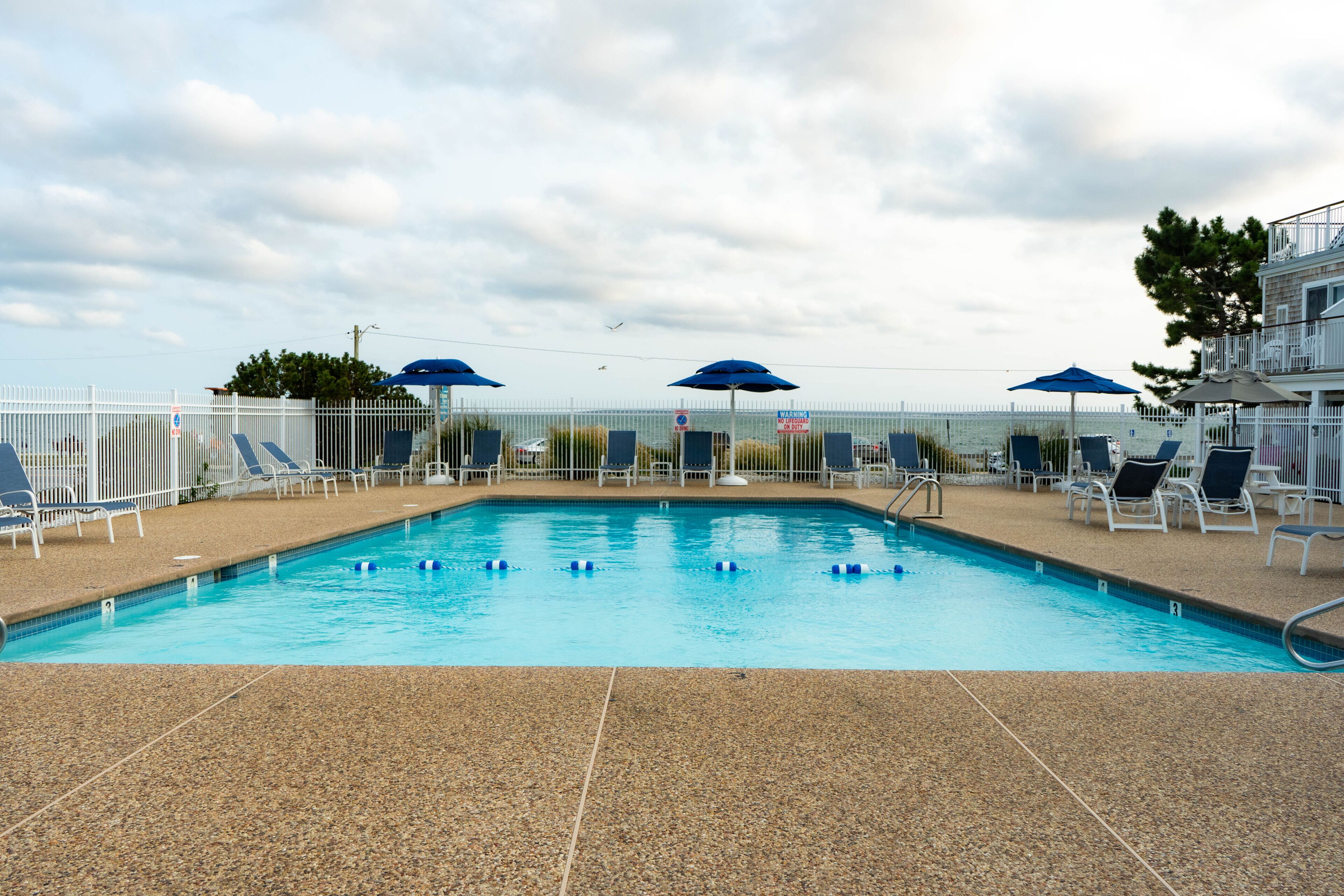 Piscina exterior sazonal 