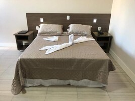 Frigobar, Wi-Fi de cortesia, roupa de cama