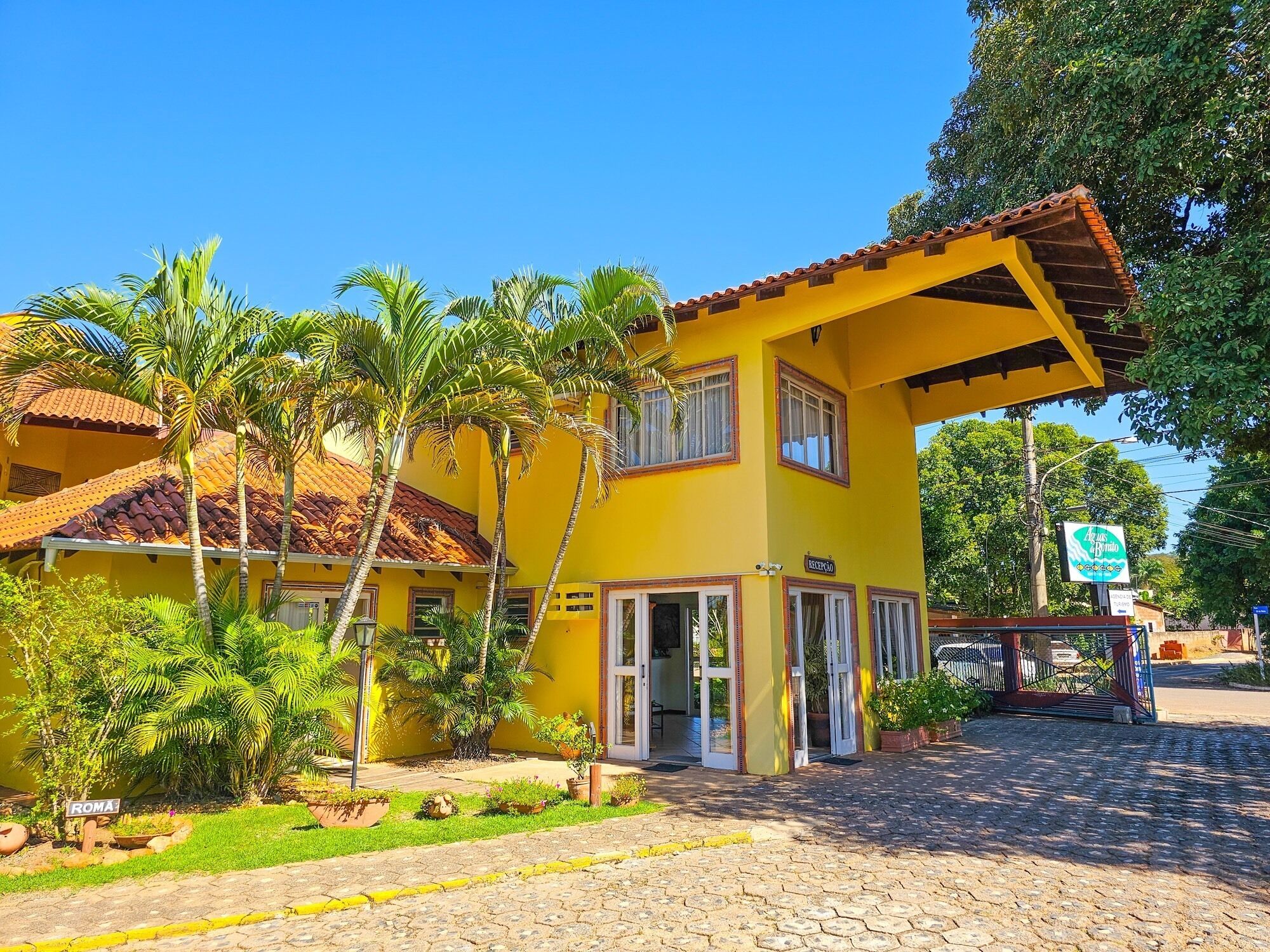 Fachada da propriedade