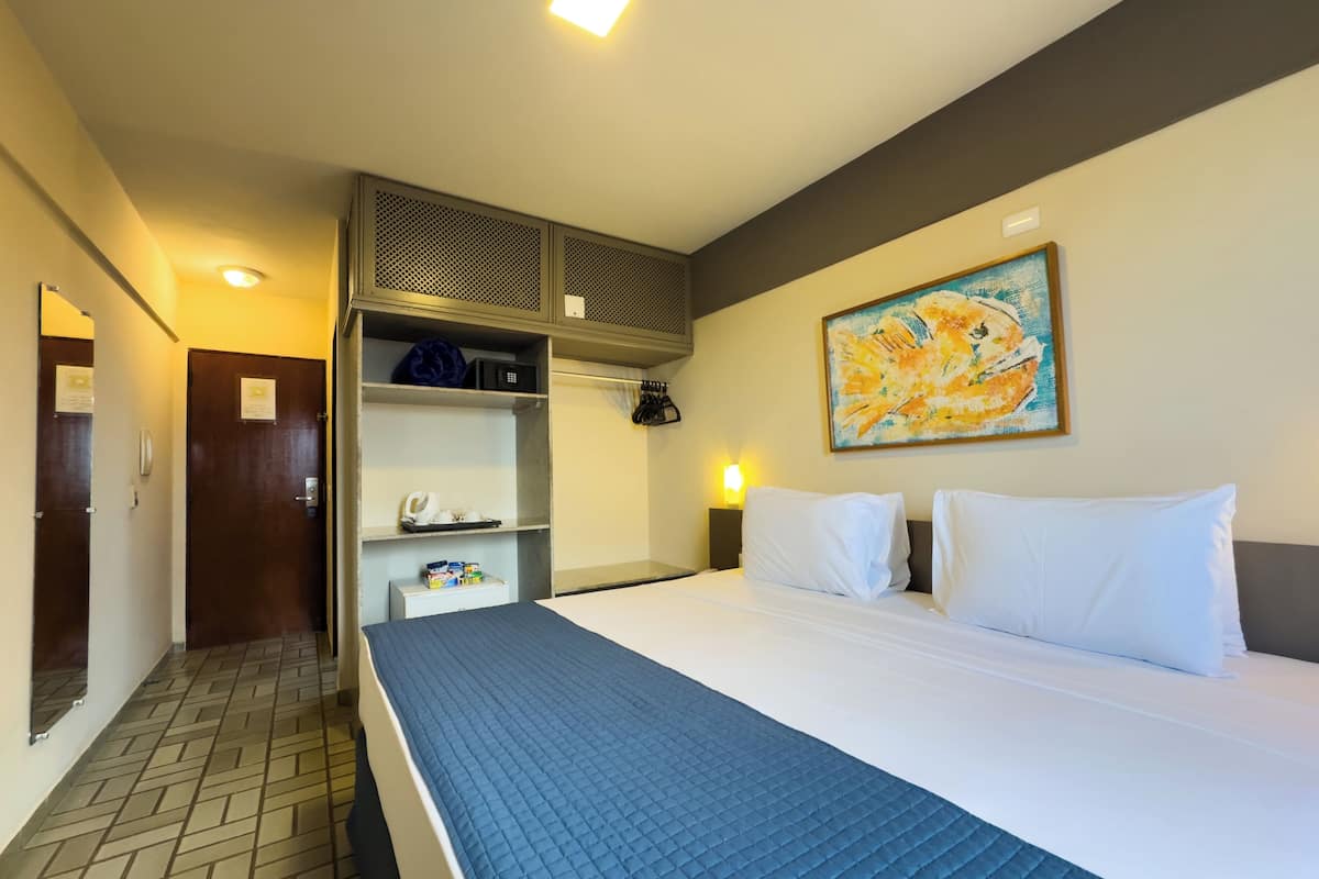 Quarto Duplo Standard, Vista para a cidade | Minibar, cofre no quarto, secretária