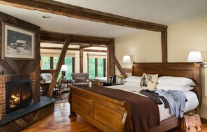 1 Cama King-size | Roupa de alta qualidade, secretária, Wi-fi grátis, despertadores 