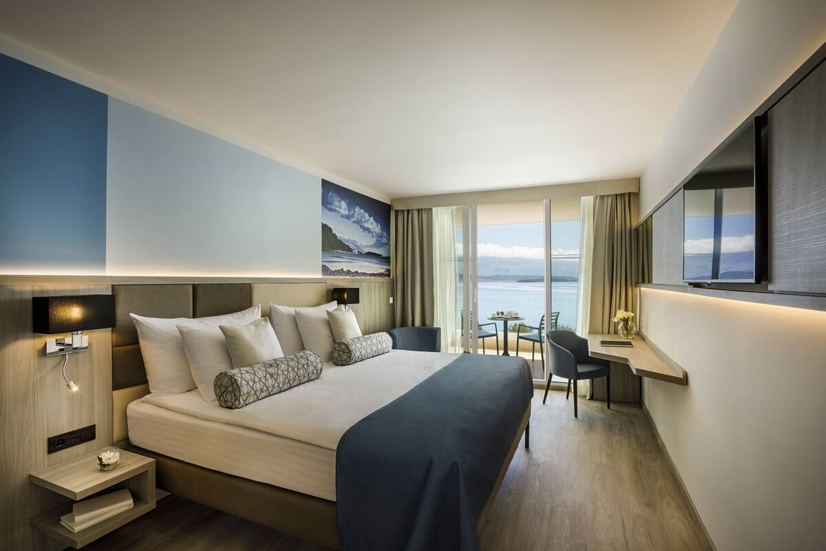 Superior Room for 2 - Hotel | Minibar, cofre no quarto, secretária 
