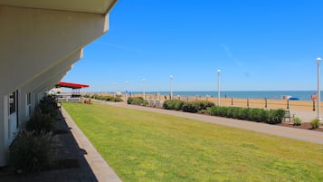 Na praia