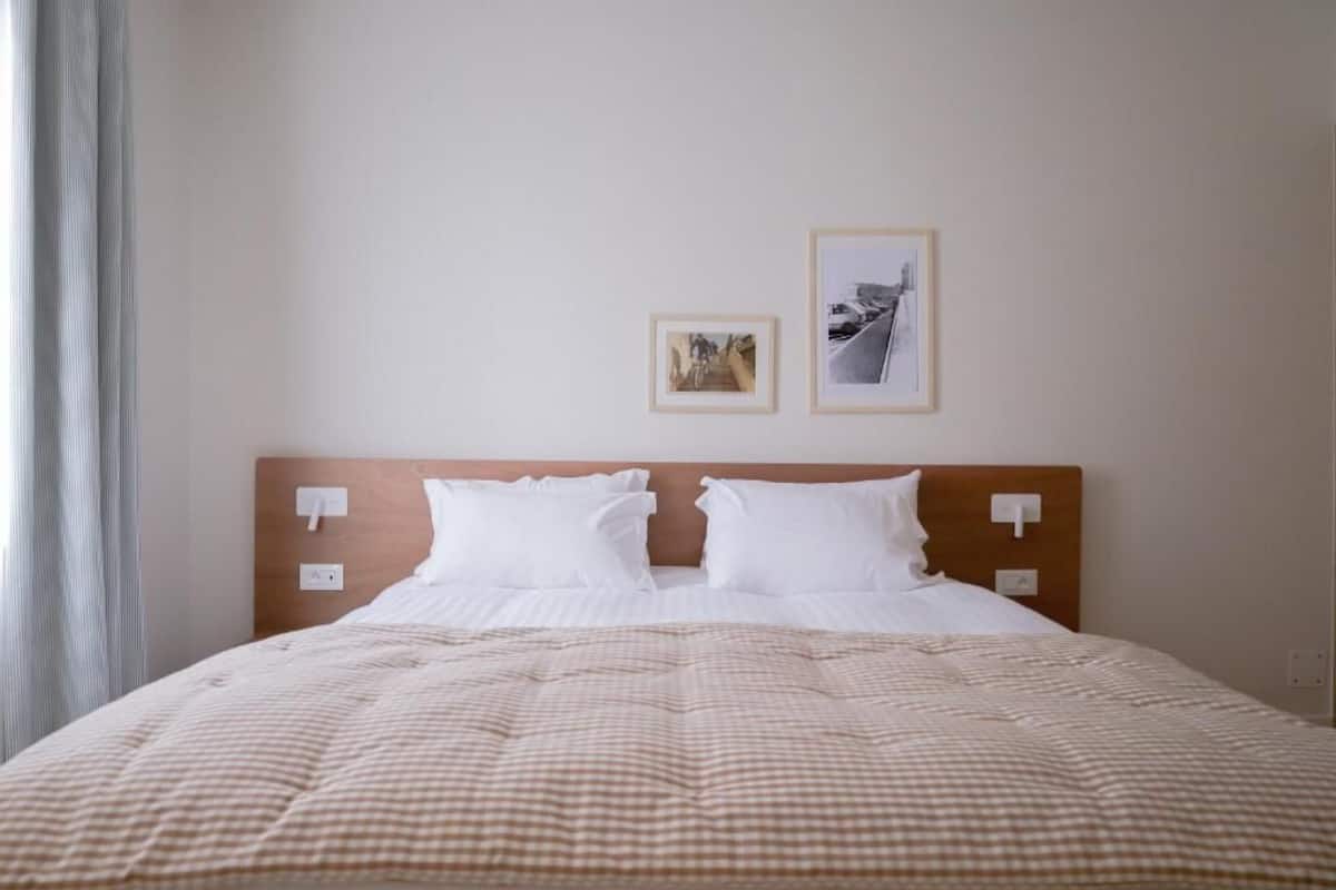 Secretária, cortinas/cortinados opacos, quartos insonorizados 