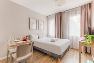 1 Sofá-cama Individual | Secretária, ferro/tábua de engomar, Wi-fi grátis 