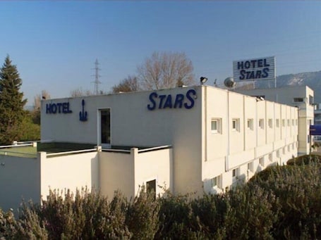 Exterior. Stars Marseille