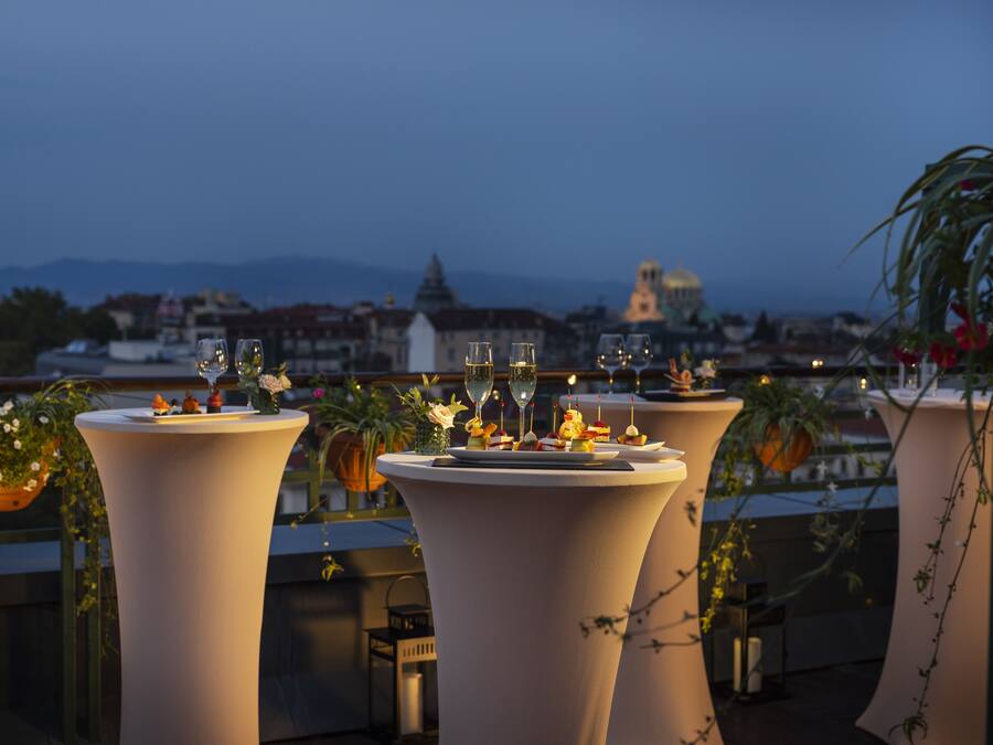 Panorama Suite on the top floor with a huge terrace | Terraço/pátio interior