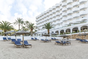 Terraço com espreguiçadeiras