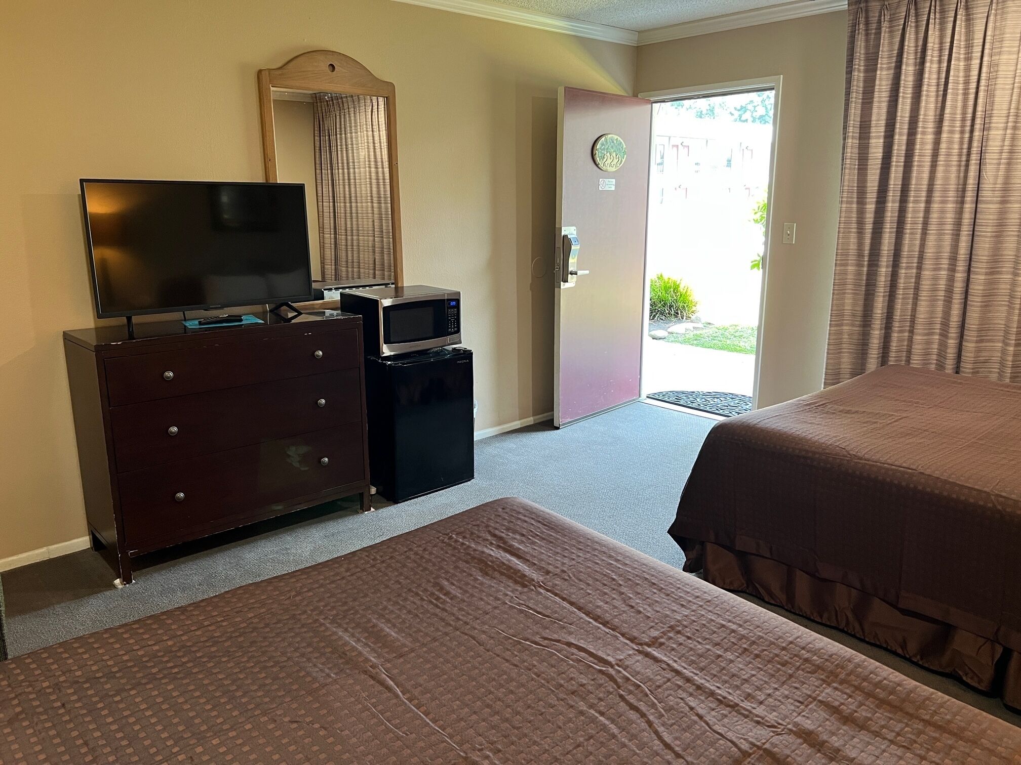 Lamp Liter Inn Reviews, Deals & Photos 2024 - Expedia