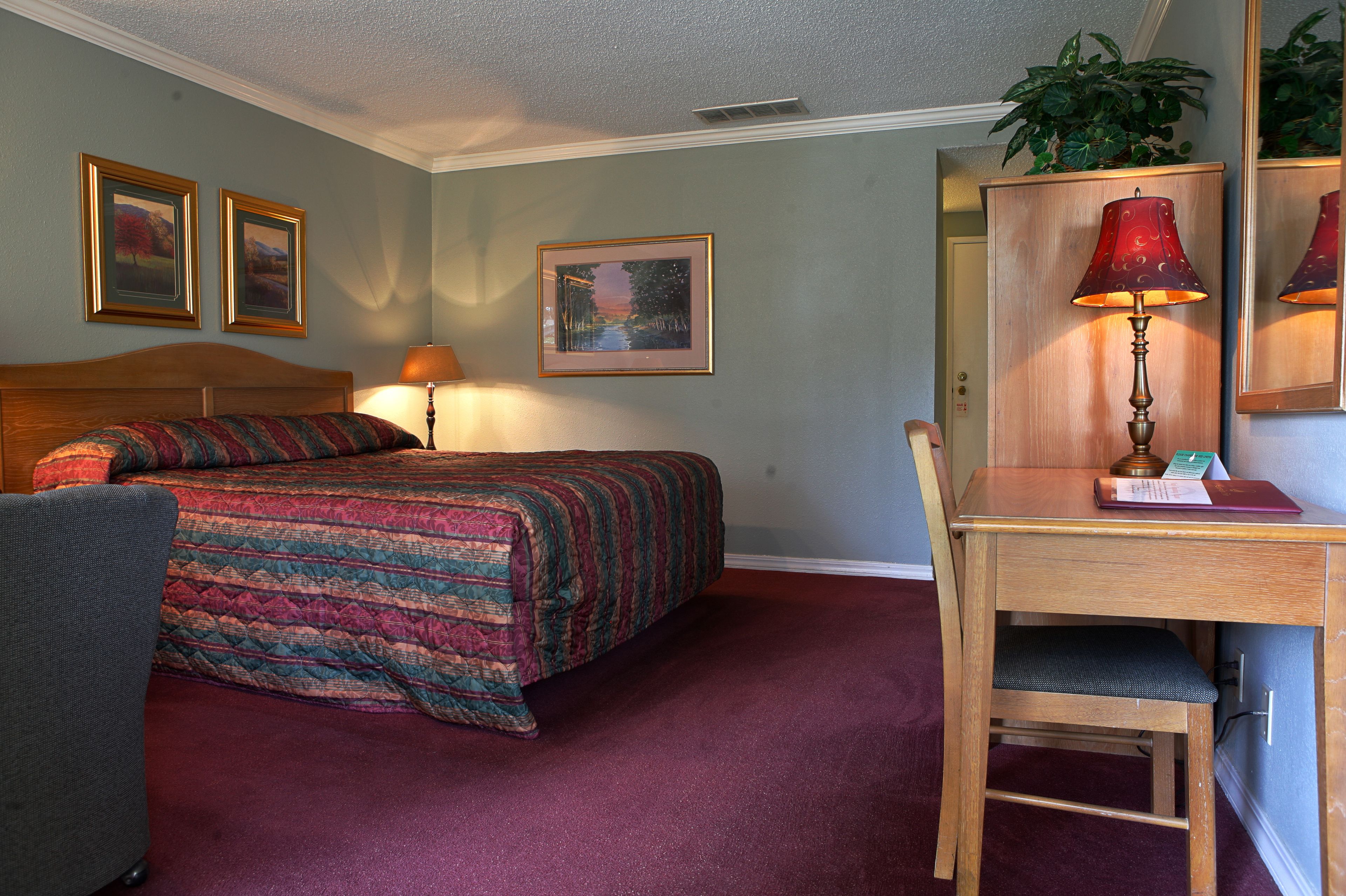 Lamp Liter Inn Reviews, Deals & Photos 2024 - Expedia