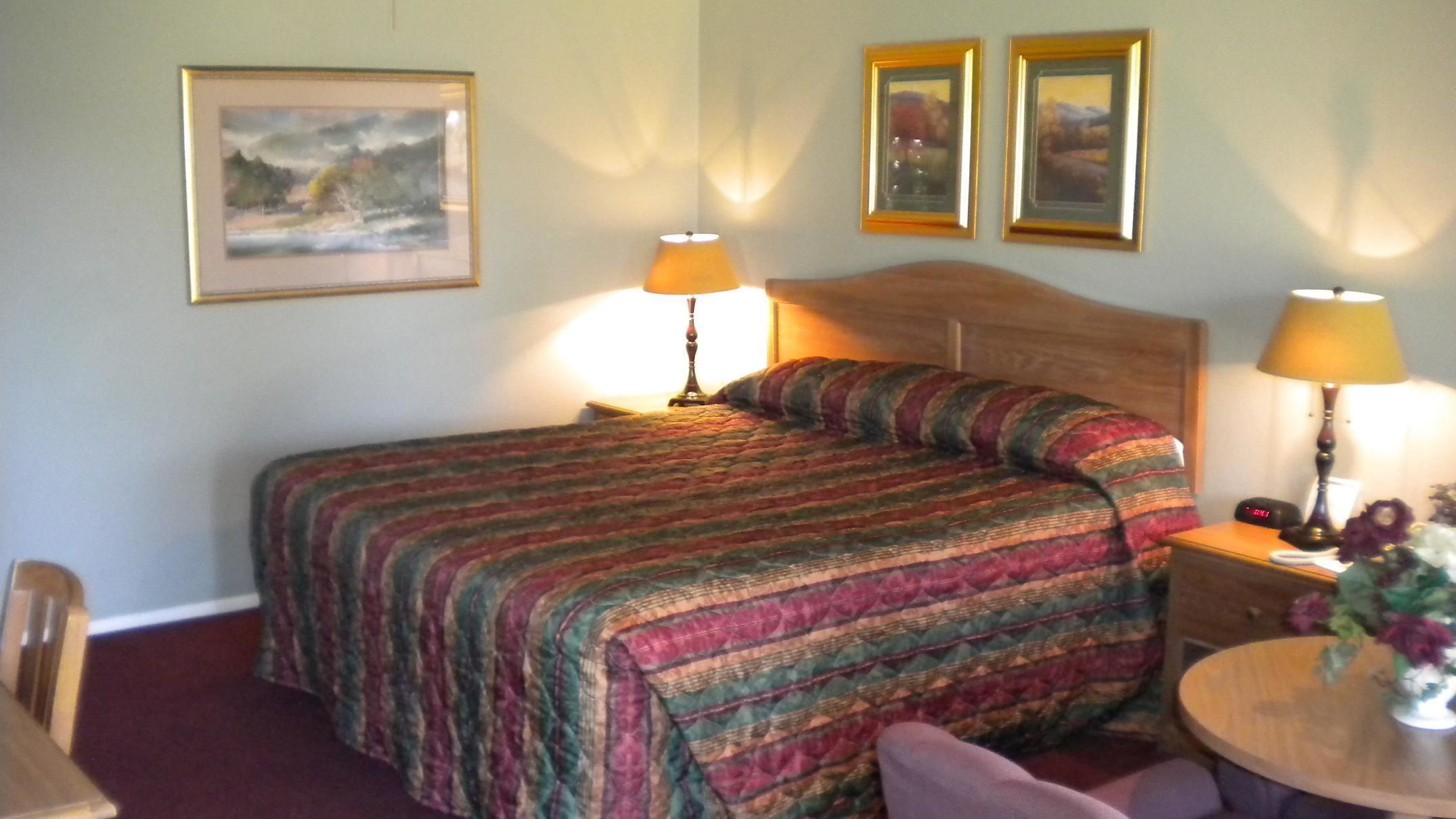 Lamp Liter Inn Reviews, Deals & Photos 2024 - Expedia