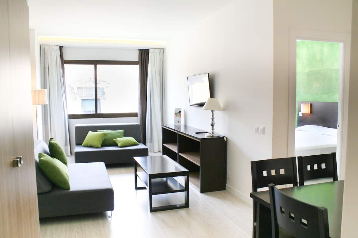 Suite Júnior (Apartment ) | Sala de estar | TV de ecrã plano