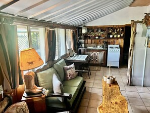 Cabana de Madeira Familiar, 2 camas de casal | Sala de estar