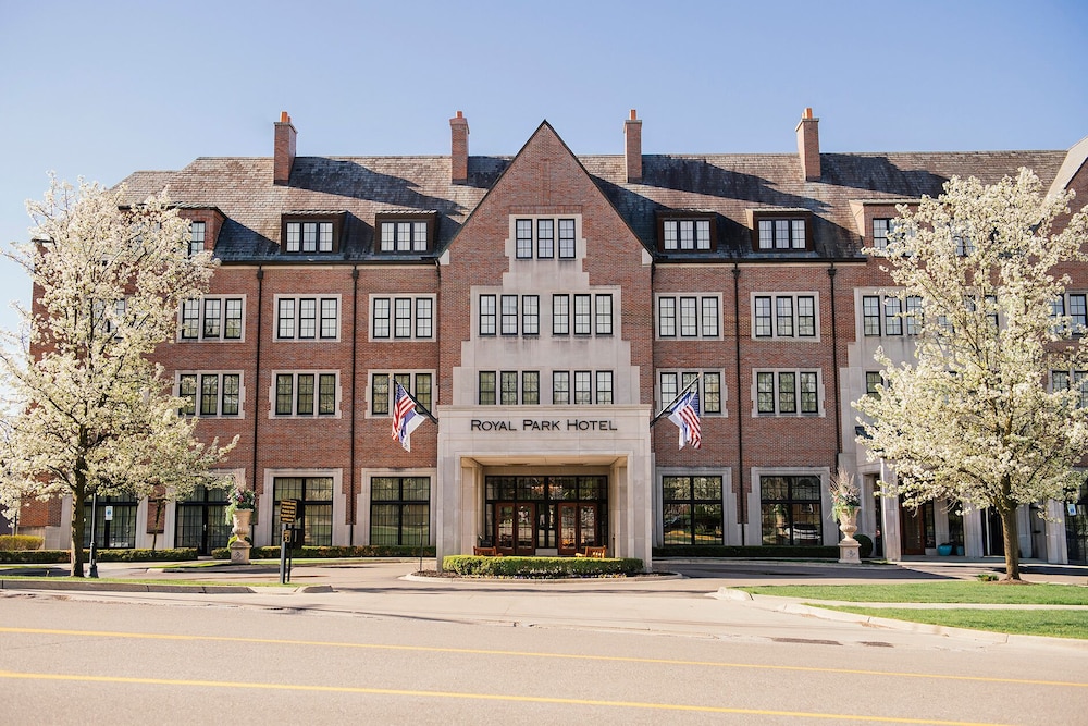 Royal Park Hotel - Sterling Heights, MI