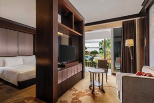 Quarto executivo (Pool Terrace) | Edredons de pluma, camas com colchões de espuma com sistema de memória