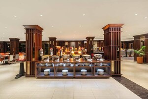 Café da manhã, almoço e jantar