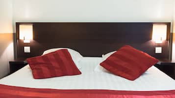 2 quartos, roupa de alta qualidade, cofre no quarto, secretária