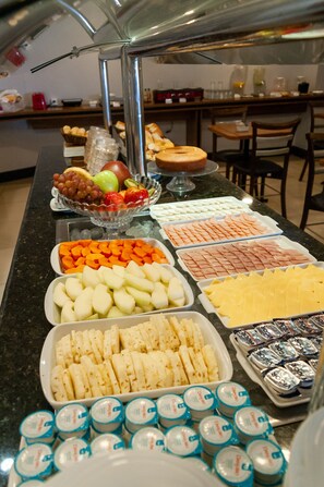 Pequeno-almoço tipo buffet diário incluído 