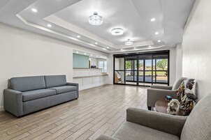 Área de estar no saguão