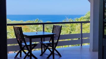 Estúdio Elite, kitchenette, vista para o mar | Terraço/pátio interior