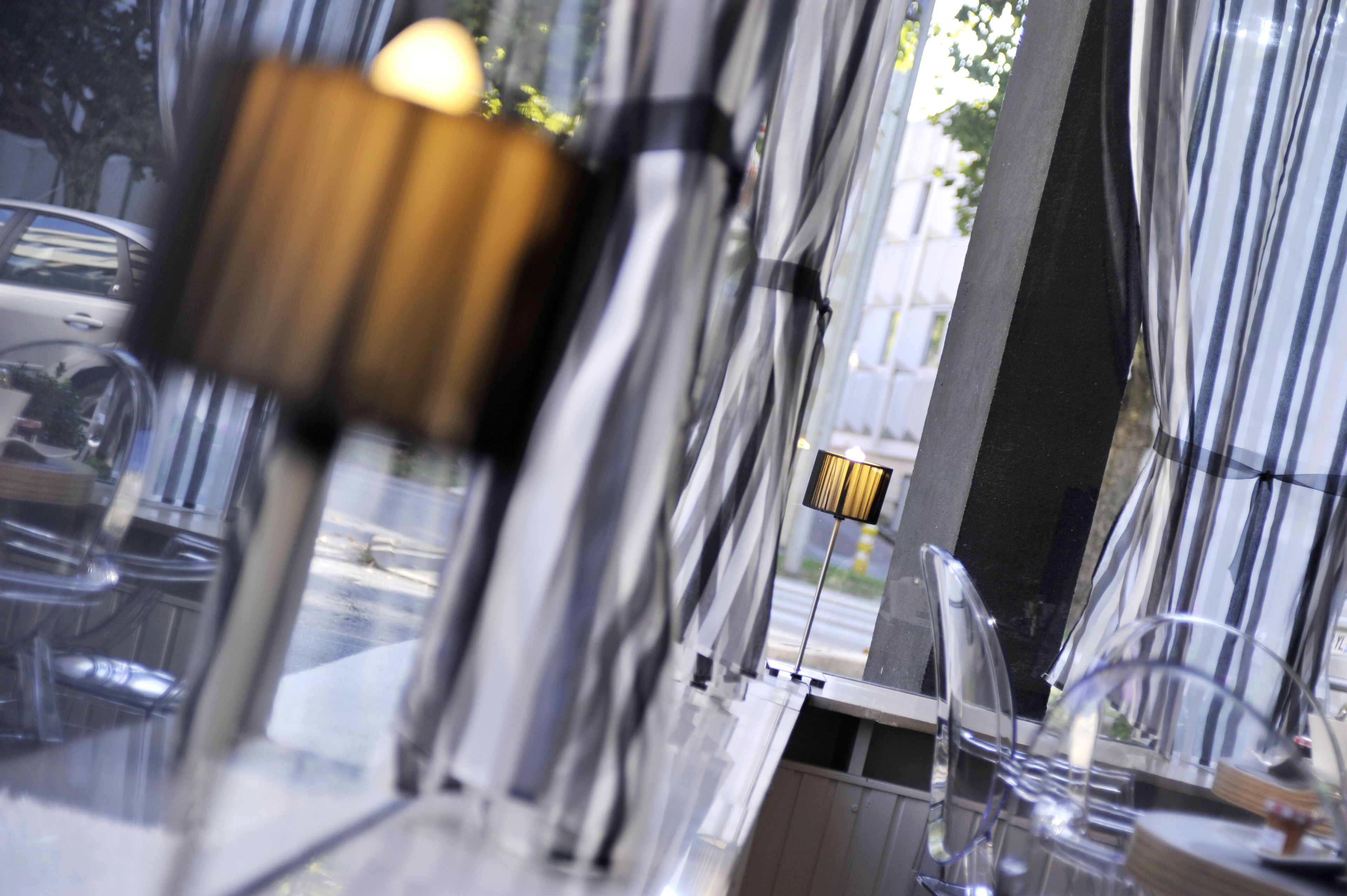 Café da manhã continental todos os dias (EUR 12 por pessoa) 