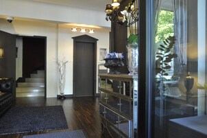 Pequeno-almoço continental diário (12 EUR por pessoa) 