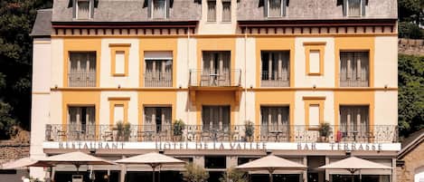 Fachada da propriedade