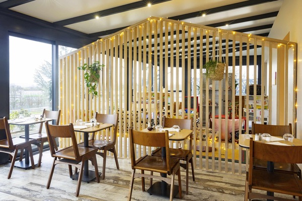 Café da manhã, almoço e jantar; culinária regional