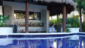 Bar à beira da piscina