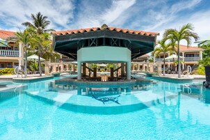 Bar à beira da piscina