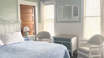 Quarto Superior, várias camas, banheira de hidromassagem | 1 quarto, com decoração personalizada, com mobília individualizada