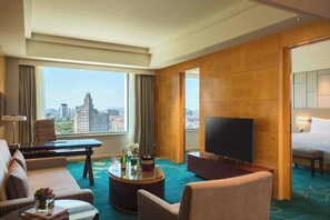 Suite Club, 1 quarto, Vista para a cidade | 1 quarto, roupa de alta qualidade, edredões de penas, minibar