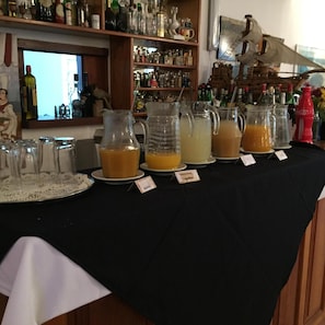 Café da manhã, almoço e jantar