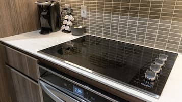 Suíte (Motvale Loft) | Cozinha privada | Geladeira, micro-ondas