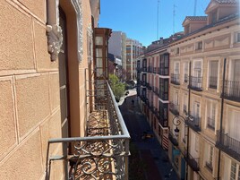 Quarto casal executivo | Vista para a rua