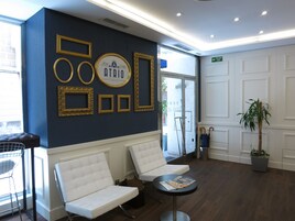 Área de estar no saguão