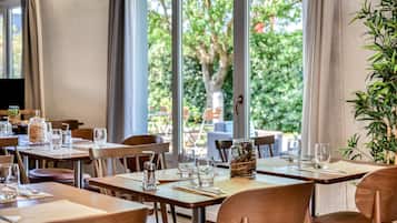 Pequenos-almoços servidos, cozinha francesa