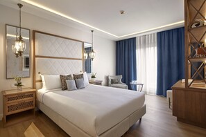 Quarto Duplo Panorâmico, vista para o lago (Prestige) | Roupa hipoalergénica, minibar, cofre no quarto, secretária 