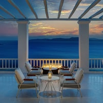 2 bares/lounges, 2 bares ao lado da piscina
