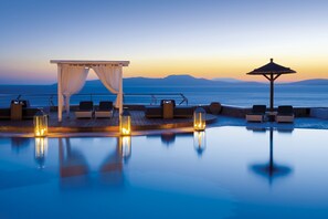 2 piscinas exteriores, da(s) 8:00 à(s) 19:00, toldos gratuitos 