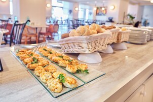 Café da manhã, almoço e jantar