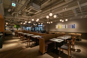 Pequeno-almoço tipo buffet diário (3000 JPY por pessoa) 