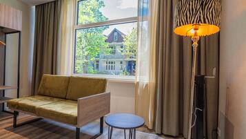 Quarto casal conforto | Frigobar, cofres nos quartos, escrivaninha