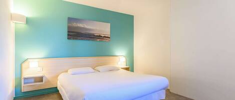 Secretária, Wi-fi grátis, roupa de cama fornecida