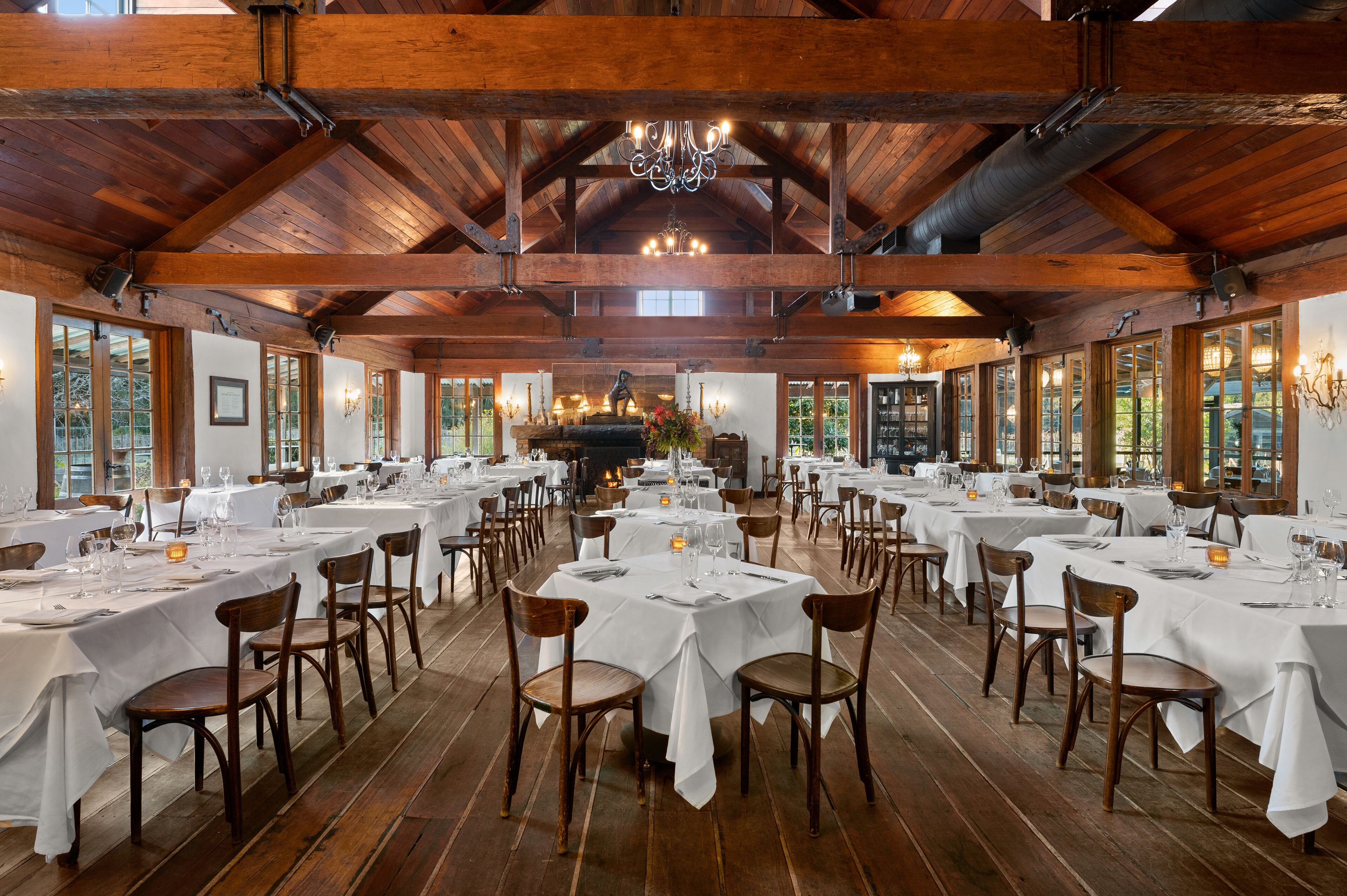 2 restaurantes: servem pequenos-almoços, almoços e jantares