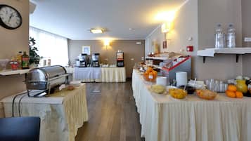 Pequeno-almoço tipo buffet diário (5.50 EUR por pessoa)