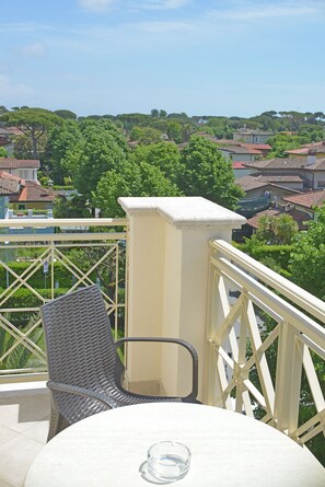 Quarto Triplo | Vista da varanda