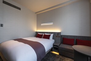 Quarto casal superior, para não fumantes (Advanced Floor) | Escrivaninha, cortinas blackout, ferros/tábuas de passar roupa